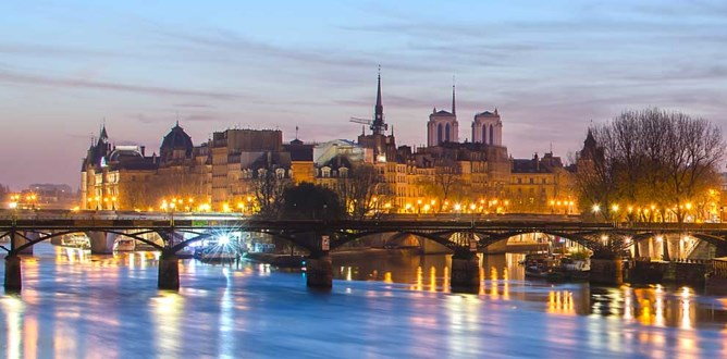 Seine river cruises. Paris dinner cruise. Information.